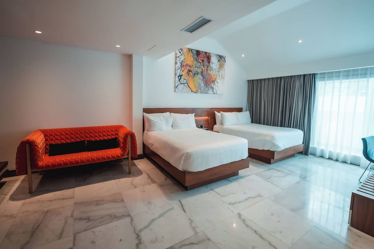 Suite Familiar | Roupa de alta qualidade, cofre no quarto, secretária
