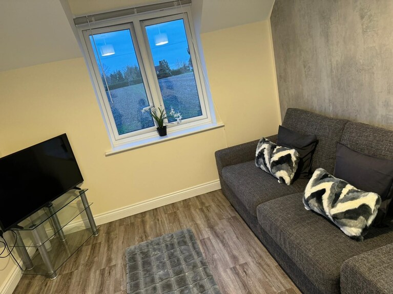 Stansted Apartment - London Stansted Airport (STN)