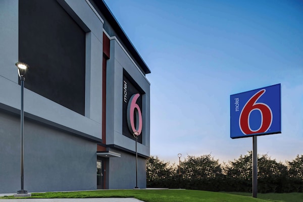 Motel 6 Dallas, Tx - Methodist Charlton Medical Ctr. - Dallas, TX