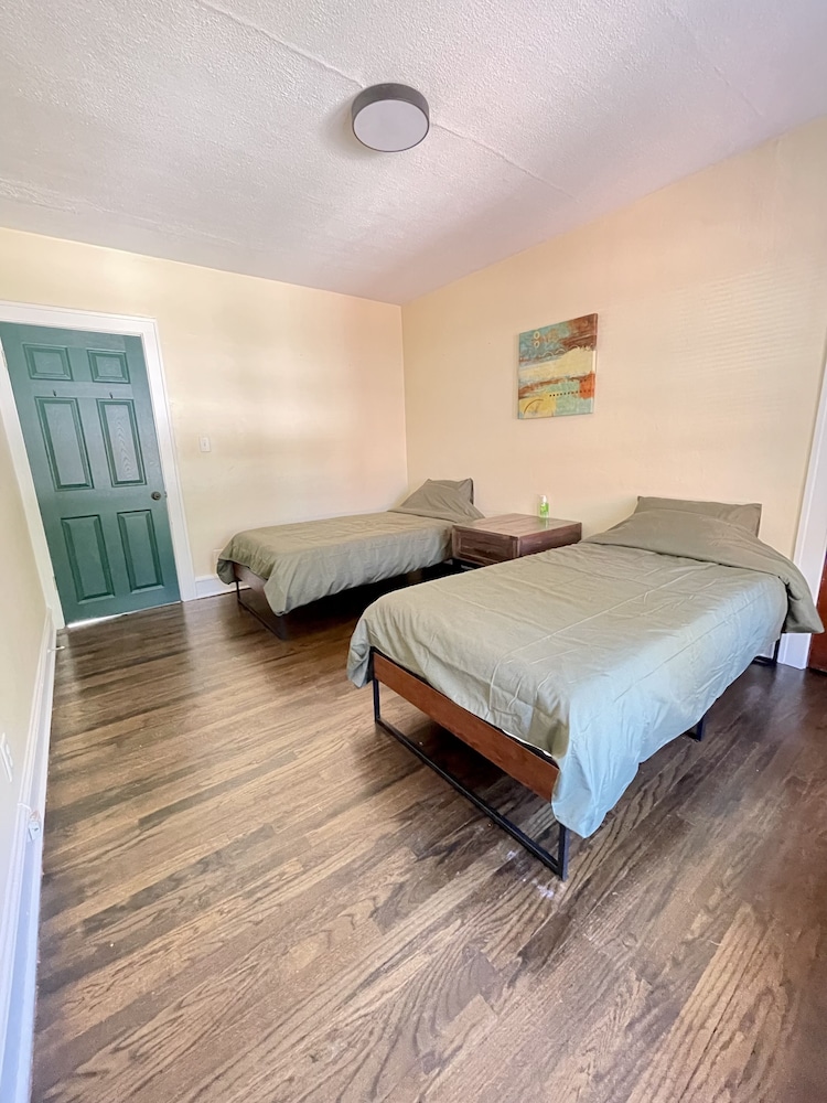 Entire 3 Bedroom Cozy Unit - 거니