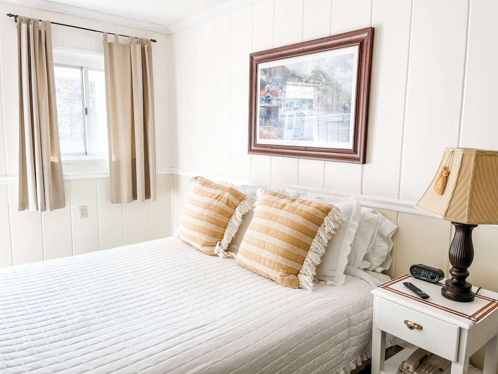 The Maple Tree Inn - #14 - Montague, MI