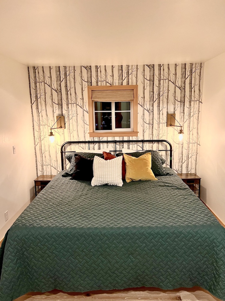 Dover Bay Bungalow - Sagle, ID
