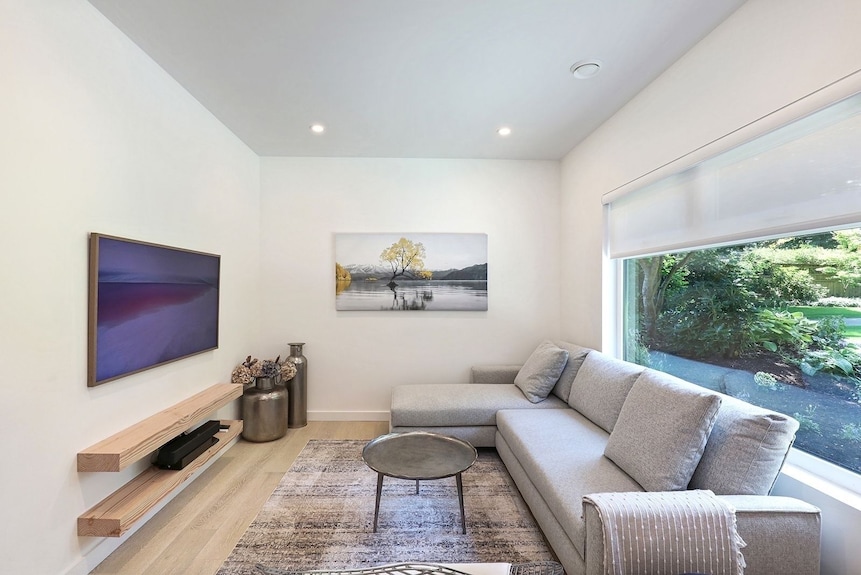 Modern 2br Oceanfront Apartment For Sun, Ski Or Mountain Biking! - Courtenay, Canadá