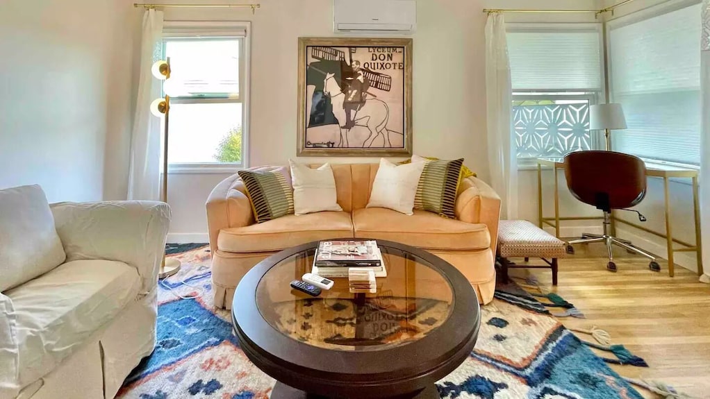 Retro Vibes - Updated 1950s 1 Br/1 Bath Duplex Unit - 喜瑞都