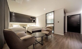 Escrivaninha, Wi-Fi de cortesia, roupa de cama