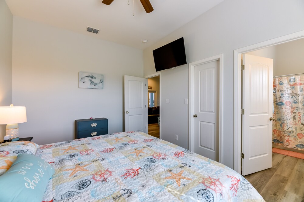 Community Pool Access & Bay View: Rockport Home! - Aransas County | Vrbo