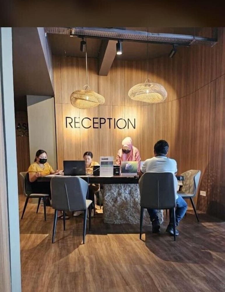 Roxy Beach Apartment - Sematan