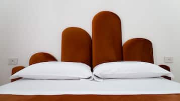 Quarto Triplo Superior | 1 quarto, secretária, cortinas/cortinados opacos, quartos insonorizados