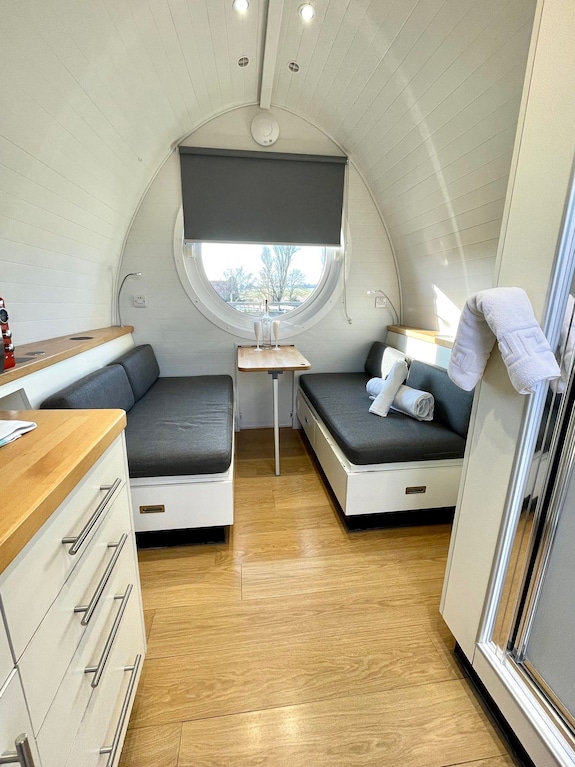 Armadilla 1 At Lee Wick Farm - Cozy Glamping For 2 Adults With Optional Hot Tub - Mersea Island