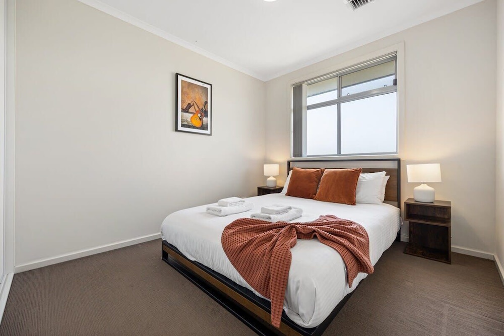 The Charming Living 3br Townhouse/perfect Vacation - Port Adelaide
