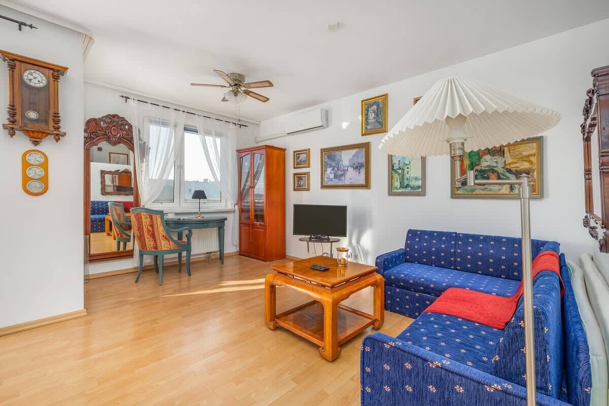 One Bedroom Apartment With Balcony In Poznan By Noclegi Renters - Poznań