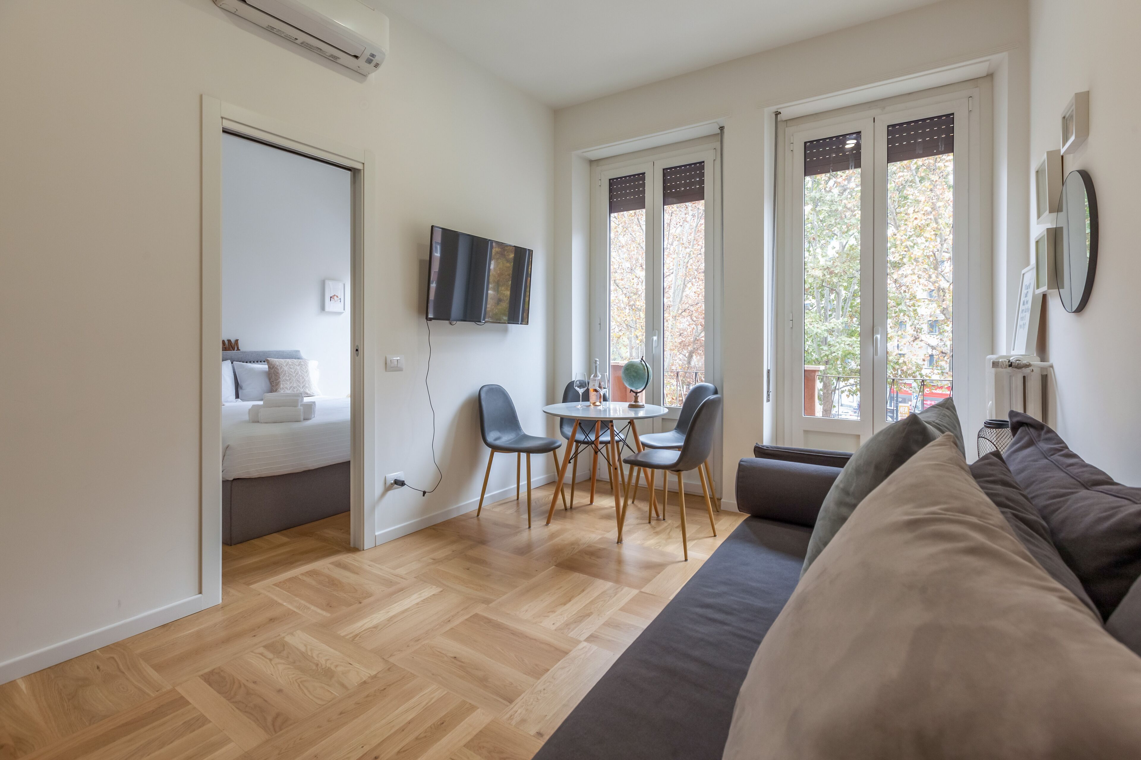 Comfort Apartment Via Solari 2a | Sala de estar | Televisor de ecrã plano de 50 polegadas com canais via satélite 
