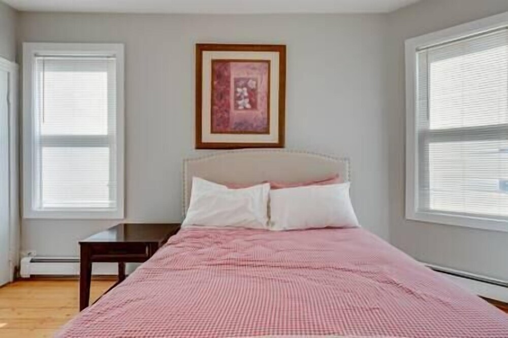 New! Boston Condo Near Mbta, 3 Mi To Fenway! (U2) - Norwood, MA