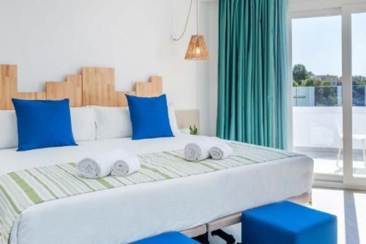 Secretária, Wi-fi grátis, roupa de cama fornecida 