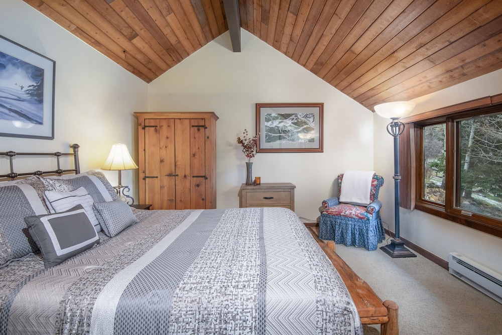 East Vail 3 Bedroom Townhome w/Great Views by Gorecreek Rentals - Vail ...