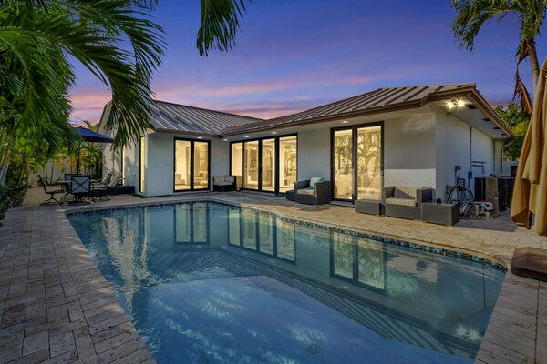 Lynora's Luxe Estate Modern Design - Fort Lauderdale, FL