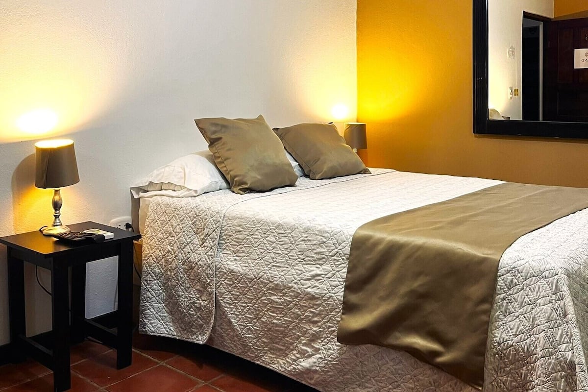 Quarto Duplo | Wi-fi grátis, roupa de cama fornecida