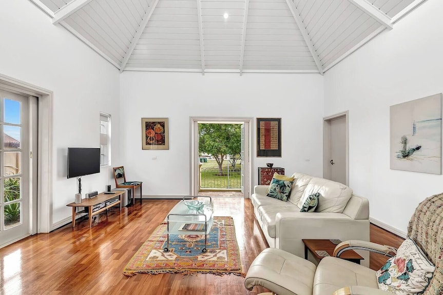 Time And Tide Hideaway A Spacious Beachside Escape - Port Adelaide