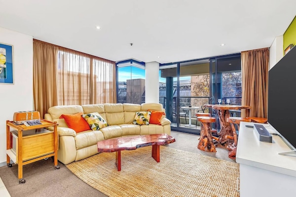 Little Oak Lodge Wellness Is Calling - Adelaide Zoo