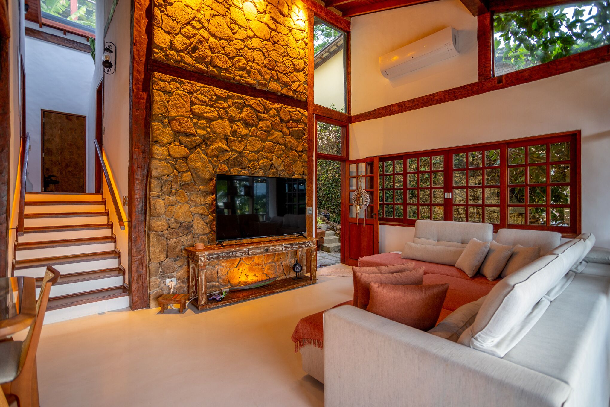 Casa Em Condomínio Em Ilhabela Com Piscina E Vista Para O Mar - Ilhabela