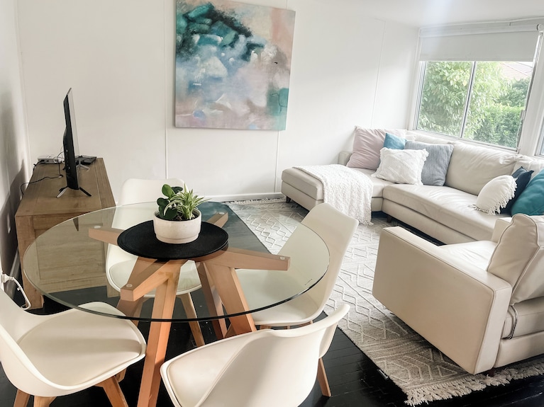 Large 4 Bdrm Freshwater House. Walk To Beach. Pet Friendly. Huge Yard - Manly