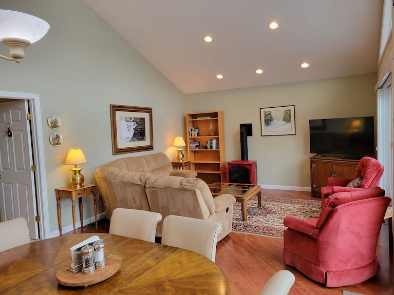 Waterfront House/ski House Just Outside Franconia Notch Natures Paradise - Bethlehem, NH