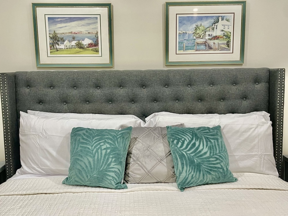 “Oceanfront Paradise Property: access to pool, ocean and Complimentary ...