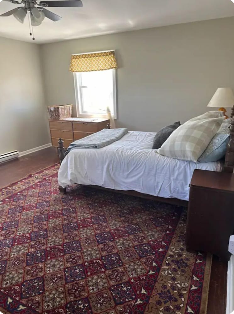 Out In Left Field Home In Country Farm Setting - État de New York