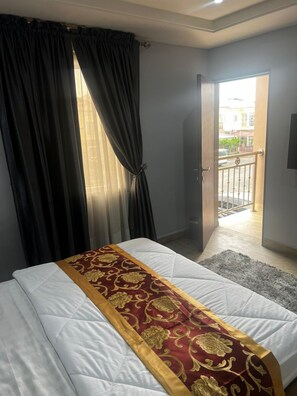 Wi-Fi de cortesia, roupa de cama