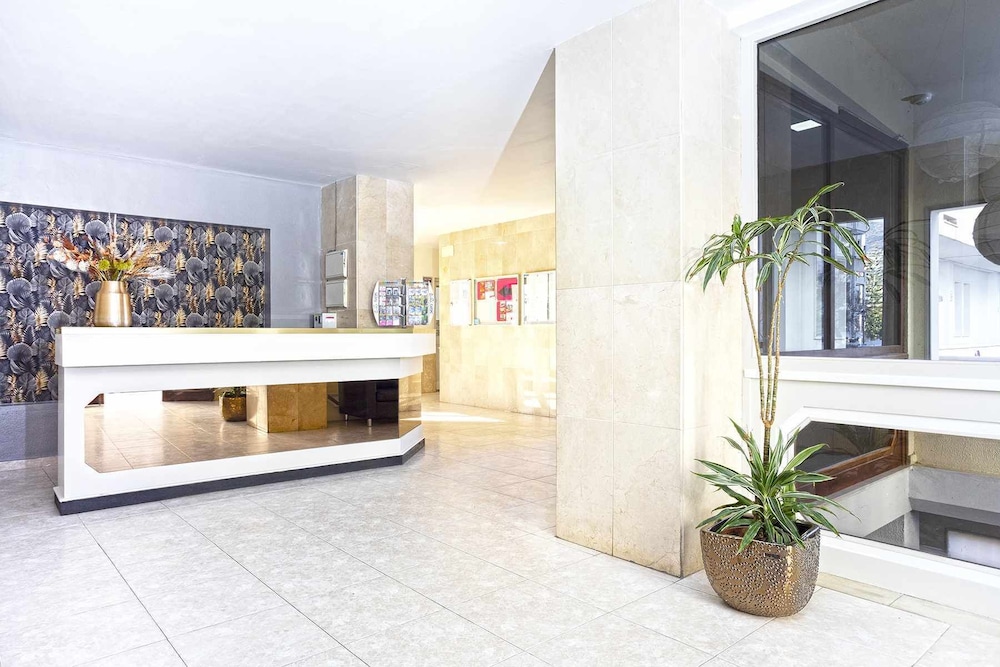 Club Maritimo Front Line Beach Apartments - Mijas