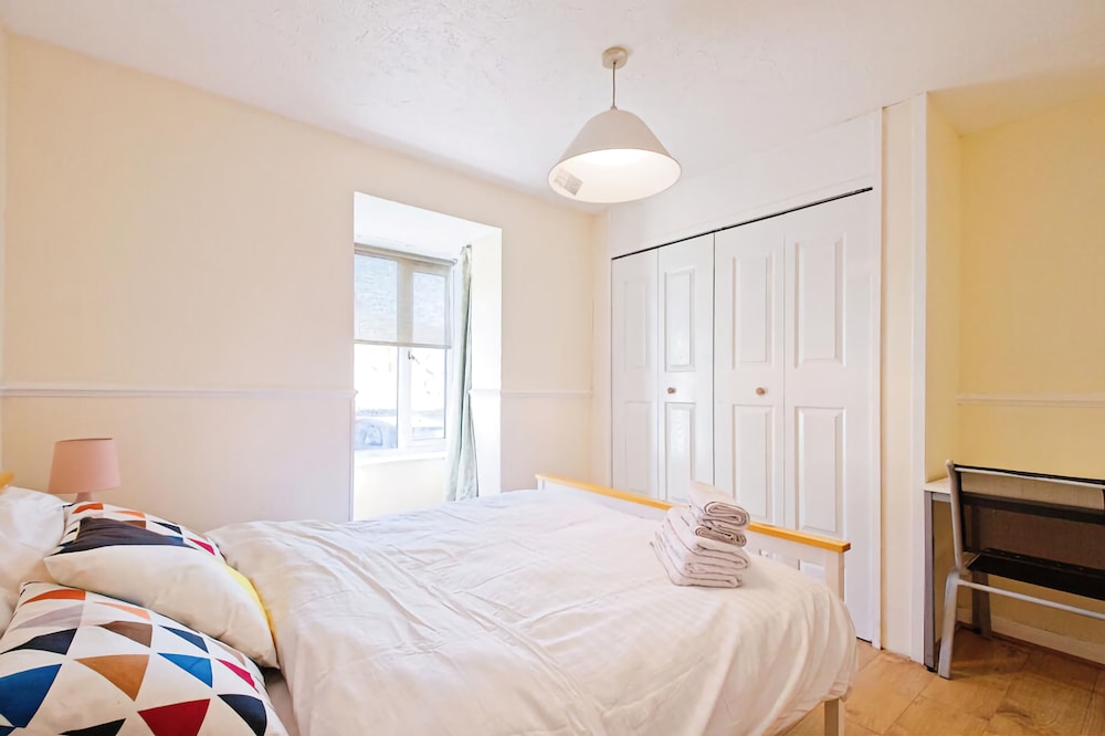 Manor Thamesmead Apartment - Dagenham