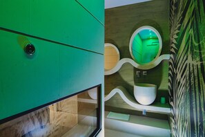 Estúdio de Luxo | Casa de banho | Artigos de higiene pessoal grátis, toalhas fornecidas 