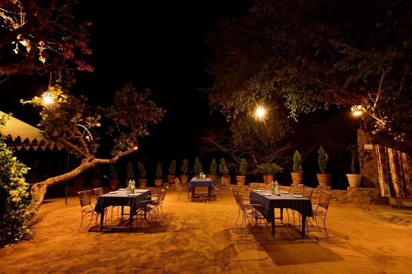 Hotel Castle Rock Mount Abu By Sah - Mount Abu