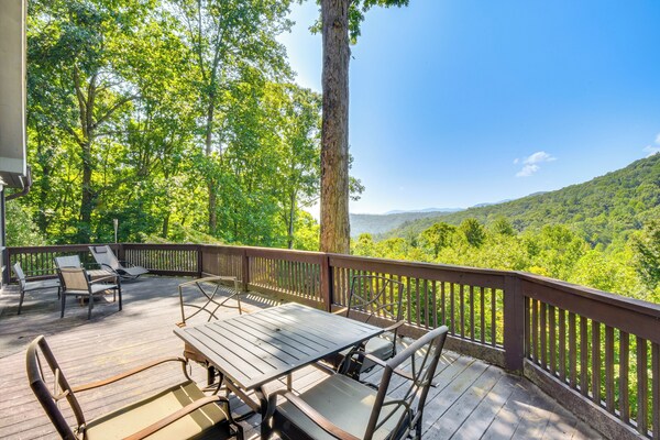 Mountain Cabin W/ Covered Decks & Fire Pit! - Blairsville, GA