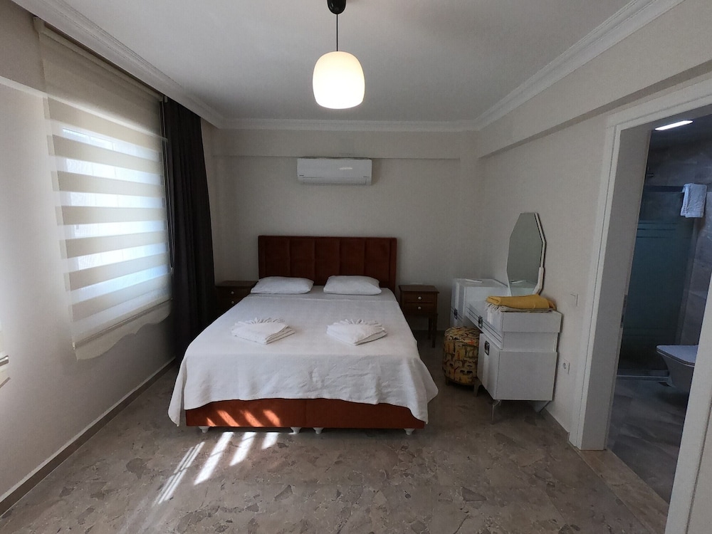 Great 5 Bedroom Villa With Private Pool And Garden Right In Centre Of Dalyan!!!! - Ekincik