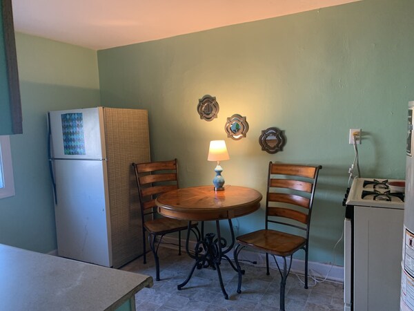 Beach Side Studio #3 Apts By Redawning - Norfolk, VA