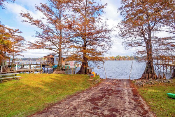 Lakefront Netterville Landing Home W/ Private Dock - Grand Gulf Military State Park, Port Gibson