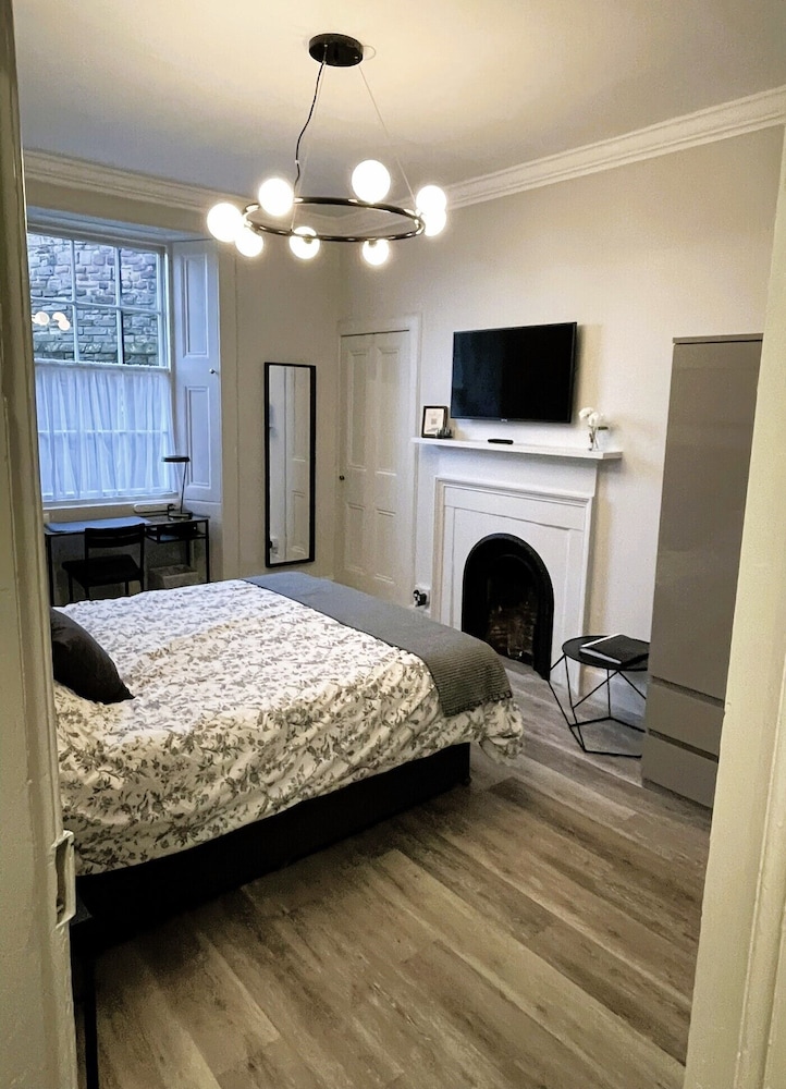 Chic 1bd Flat - W/views Of Edinburgh Castle! - Edimburgo