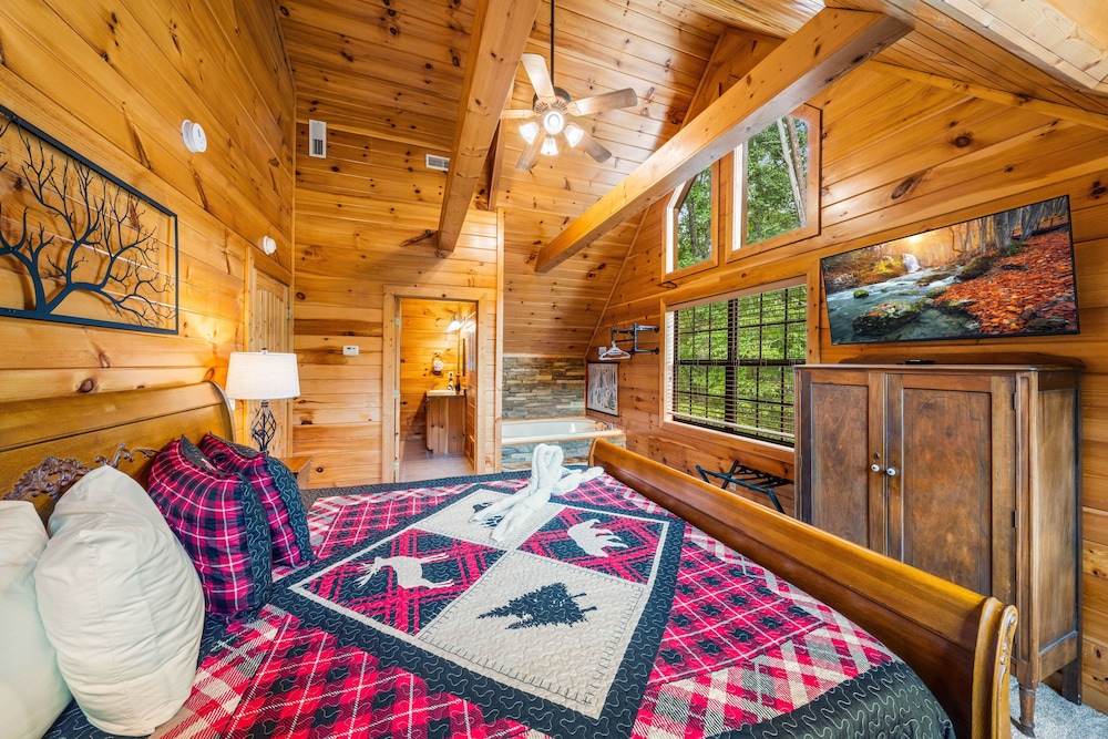 Resort Settings For Family Cabins - Pigeon Forge, TN