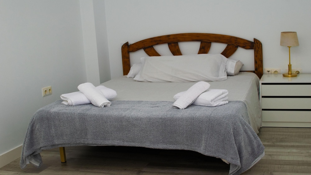 Experimenta La Comodidad De Nuestro Estudio Céntrico En Alicante - Alicante
