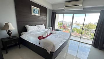 Quarto Duplo Deluxe | Secretária, Wi-fi grátis, roupa de cama fornecida