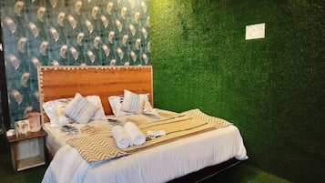 Quarto Deluxe | 1 quarto, roupa de alta qualidade, cofre com capacidade para portátil
