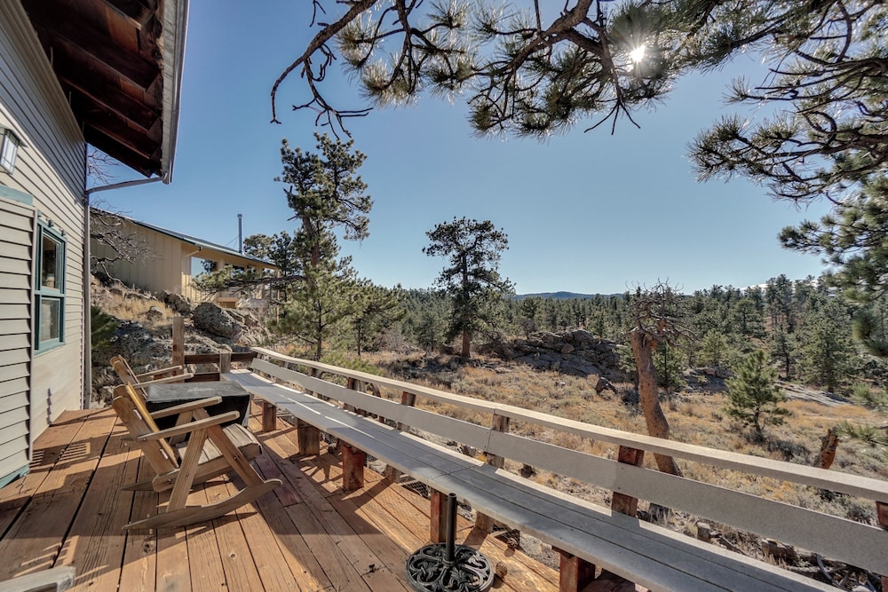 Red Feather Lakes Cabin W/ Deck & Views! - Red Feather Lakes, CO