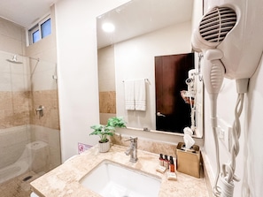 Apartamento, várias camas (Sabbia 4310 - 3 Bedrooms all-in suite) | Casa de banho