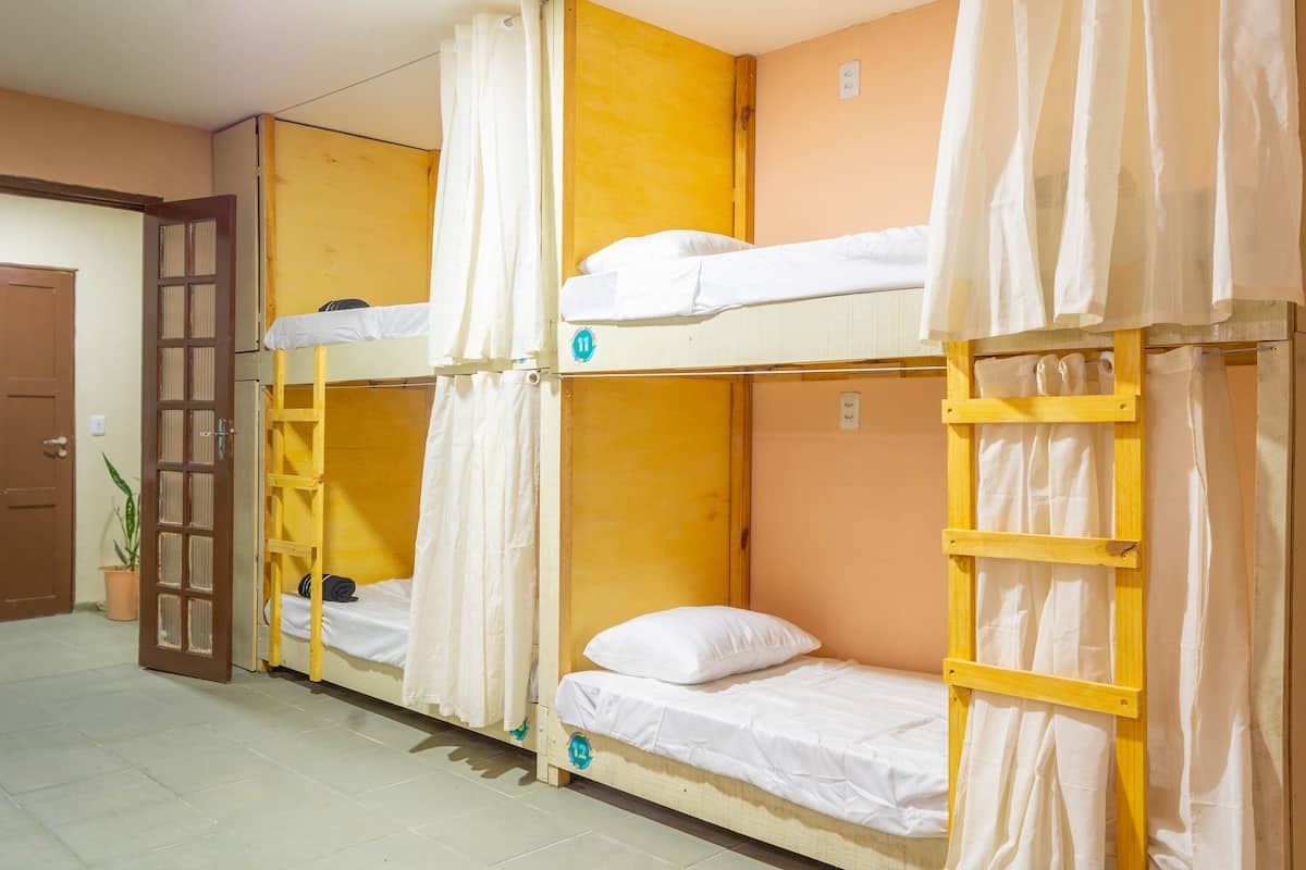 Dormitório compartilhado standard, somente para mulheres | 1 quarto, Wi-Fi de cortesia, roupa de cama