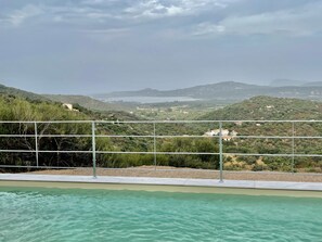 Piscina exterior sazonal 