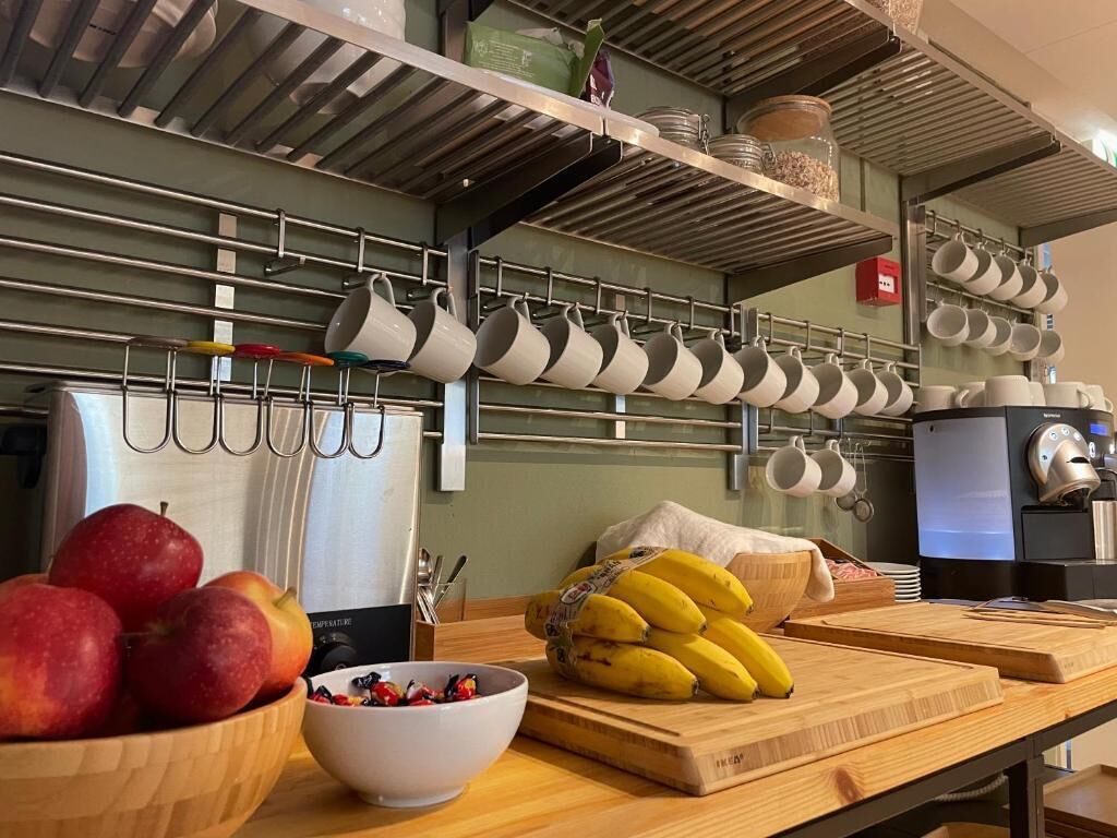 Café da manhã com buffet grátis todos os dias