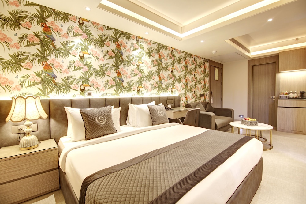 Hotel Seven Heaven - Lawrence Road - Delhi