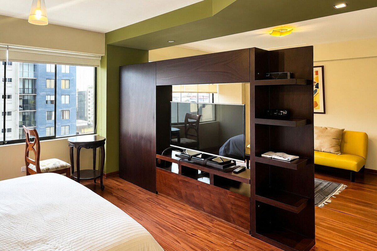 Loft Executivo, 1 cama queen-size e sofá-cama, casa de banho anexa, Vista para a cidade | Lençóis de algodão egípcio, roupa de alta qualidade, edredões de penas 