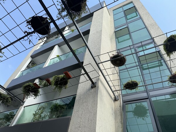 The Six Apparthotel - Abidjan